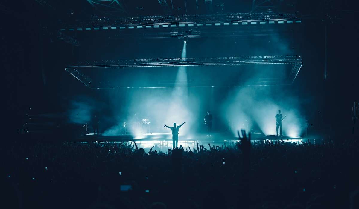 Going To A Concert Alone? 6 Tips For Having The Best Time